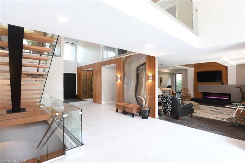 The Urban Executive - 565 Leyton Crescent, London - John Crosby Royal ...